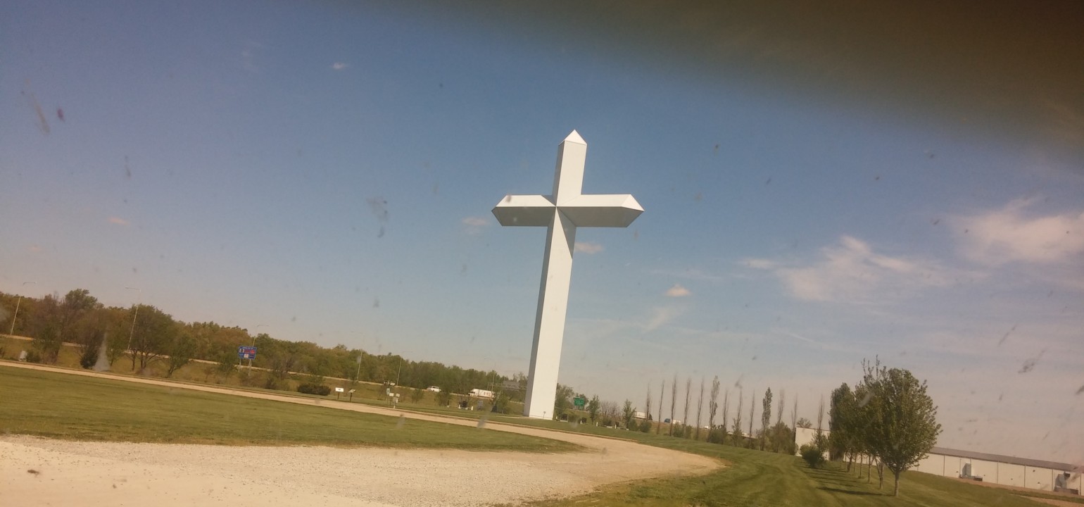 Effingham, IL: America's Largest Cross - Road Pickle